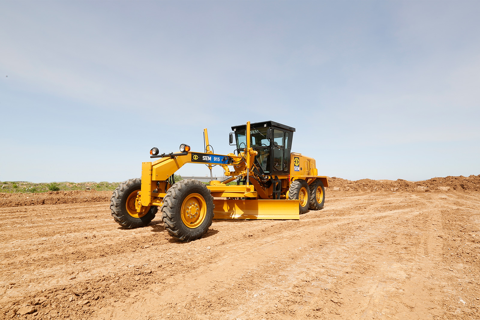 SEM915 平地机